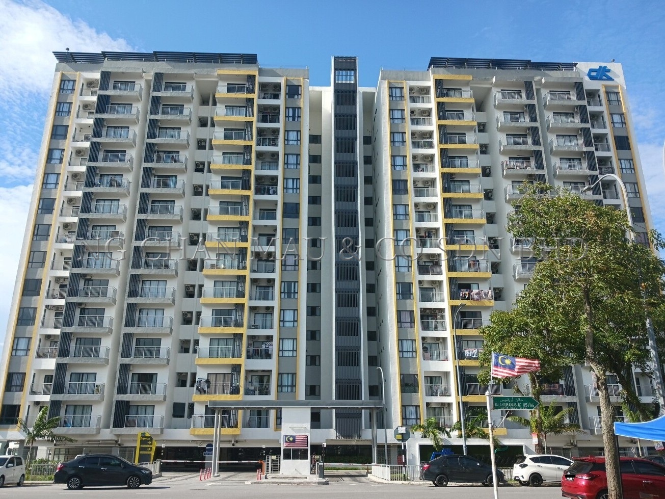 SOHO (Small Office Home Office) for Auction