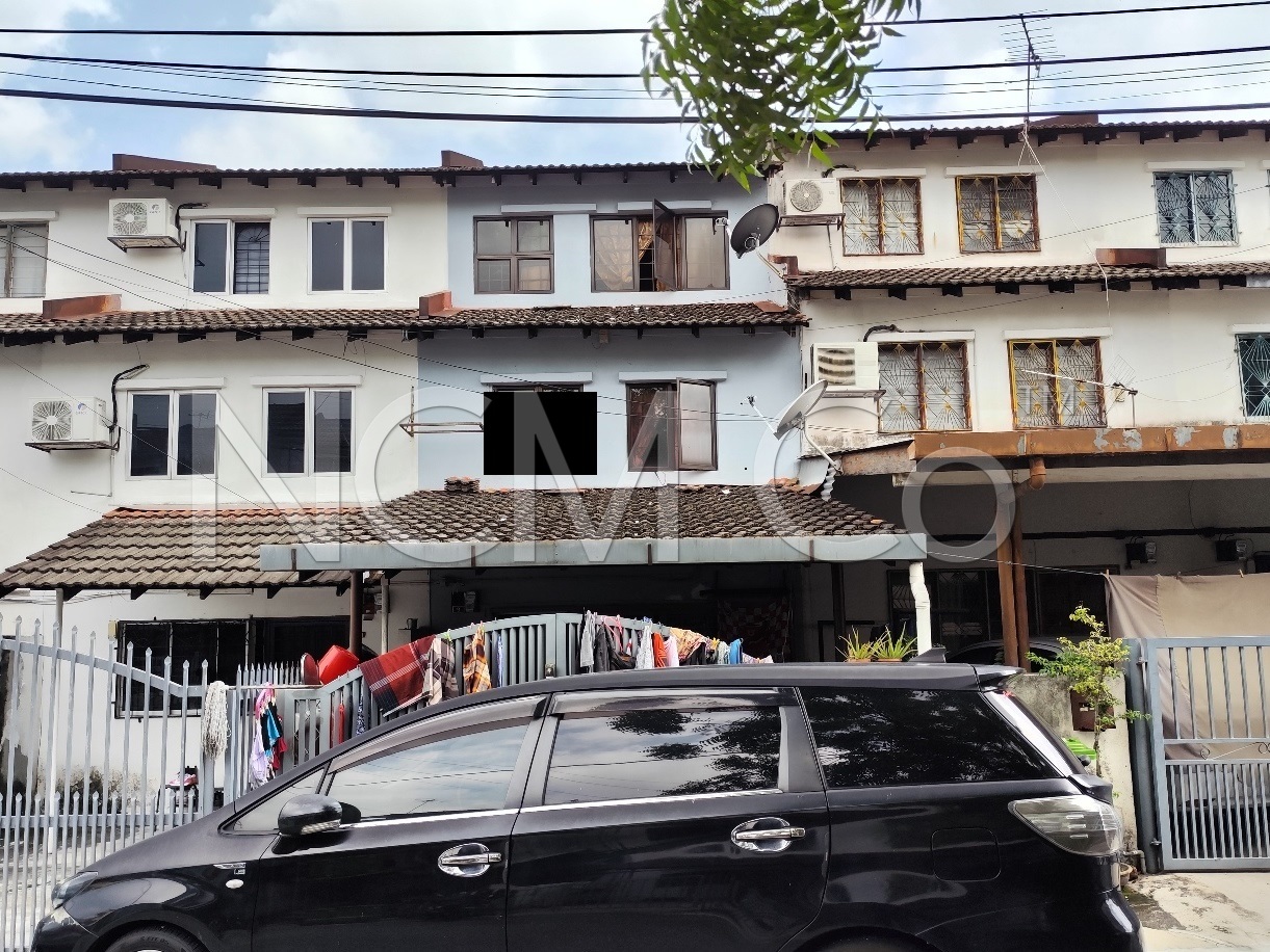 3 Storey Compact Terrace House, Intermediate for Auction