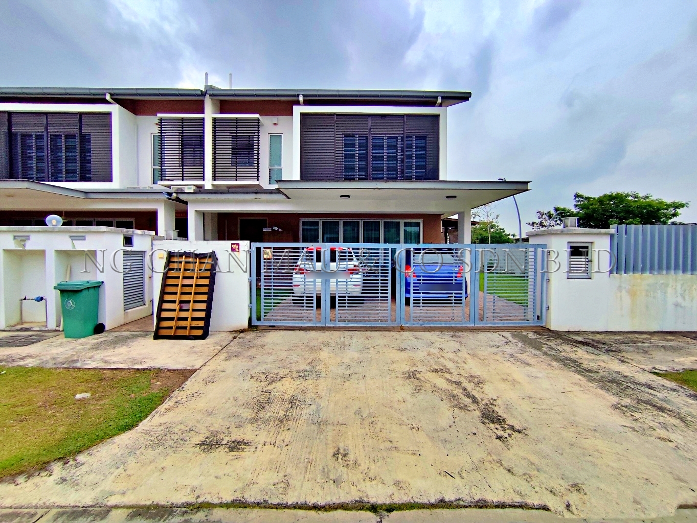 2 Storey Terrace House, End Lot for Auction