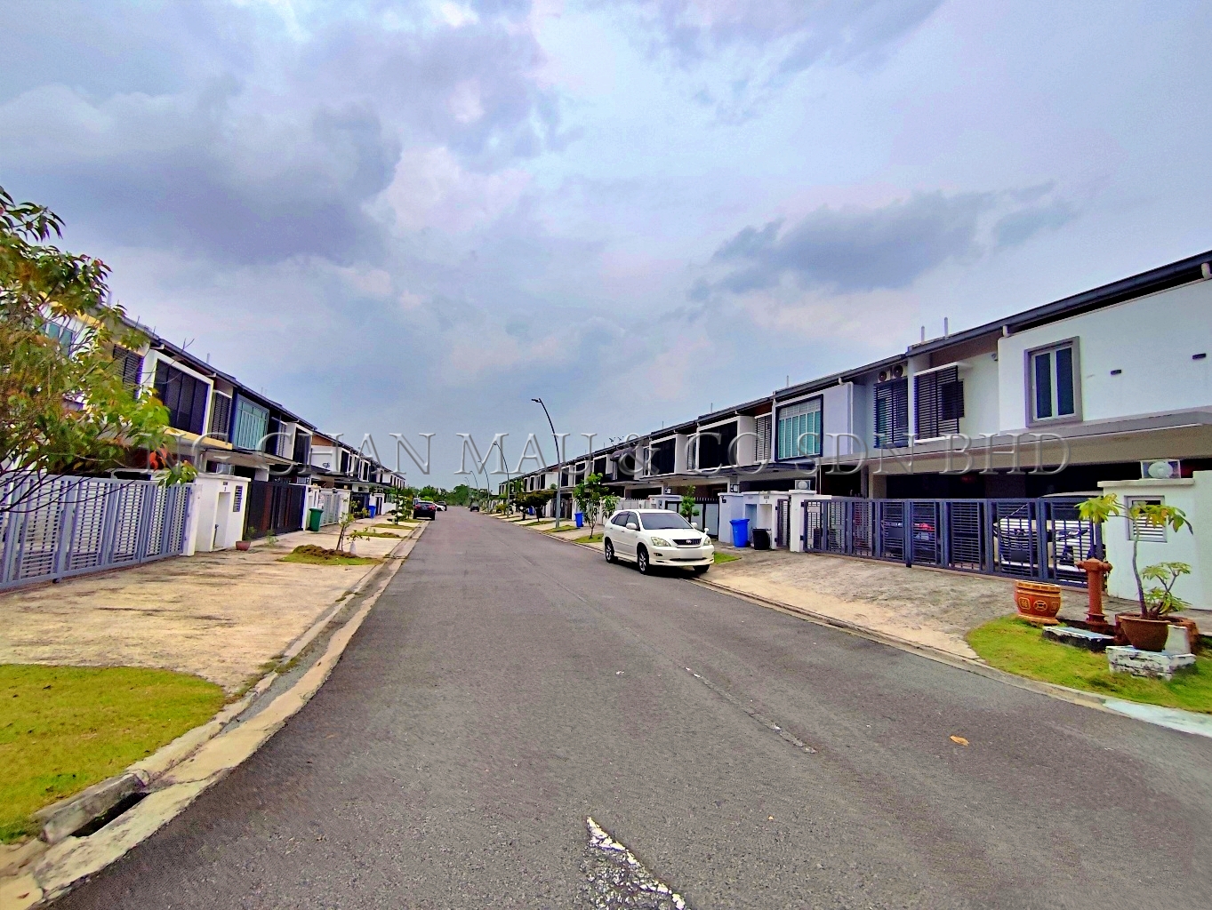 2 Storey Terrace House, End Lot for Auction