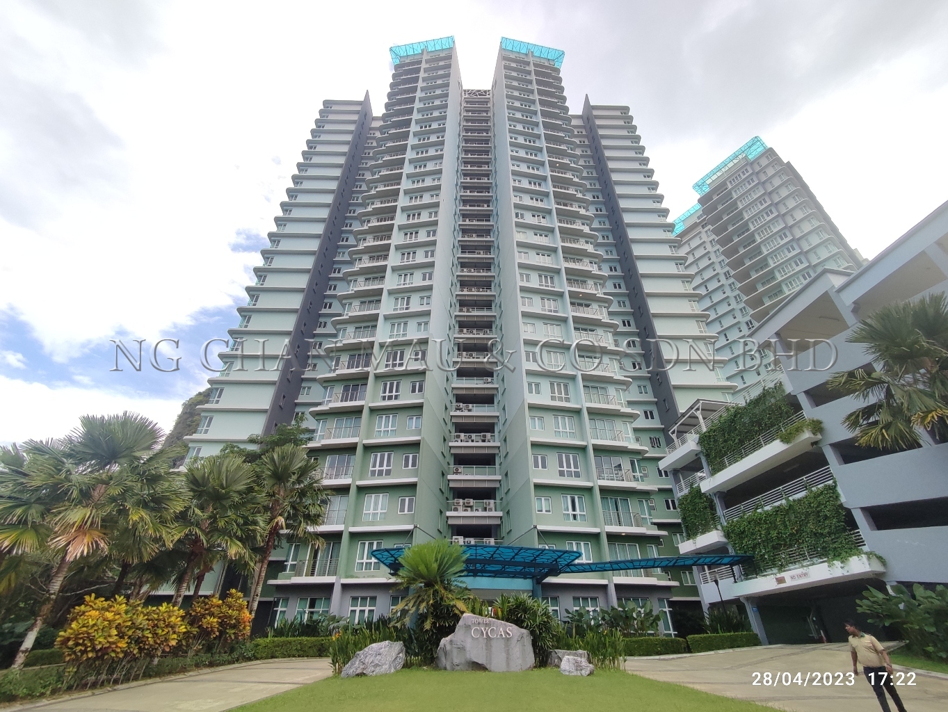 The Haven Lakeside Residence Luxury Condominium for Auction