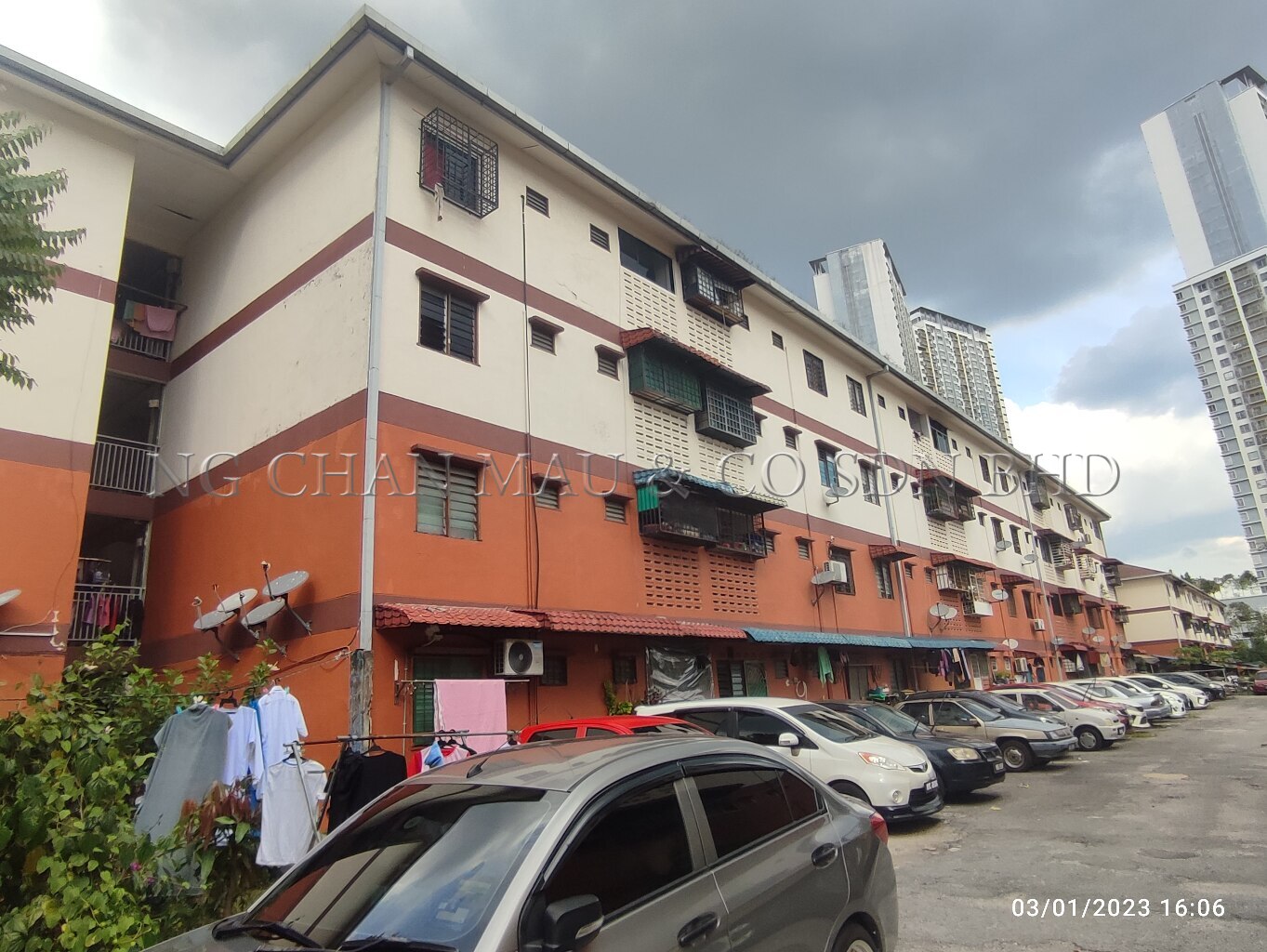 Flat, Low Cost for Auction